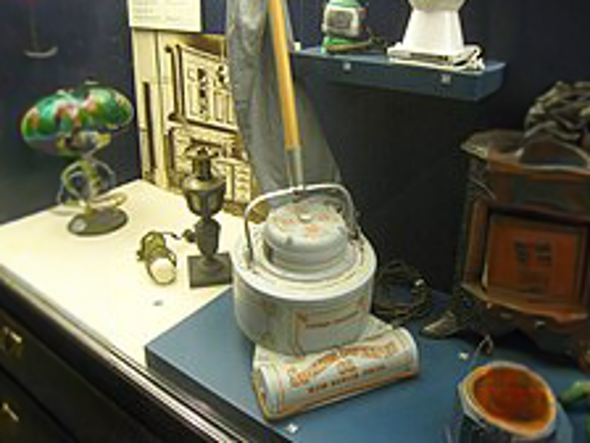 Vacuum Cleaner, Hubert Cecil Booth - worldoriginsite.org
